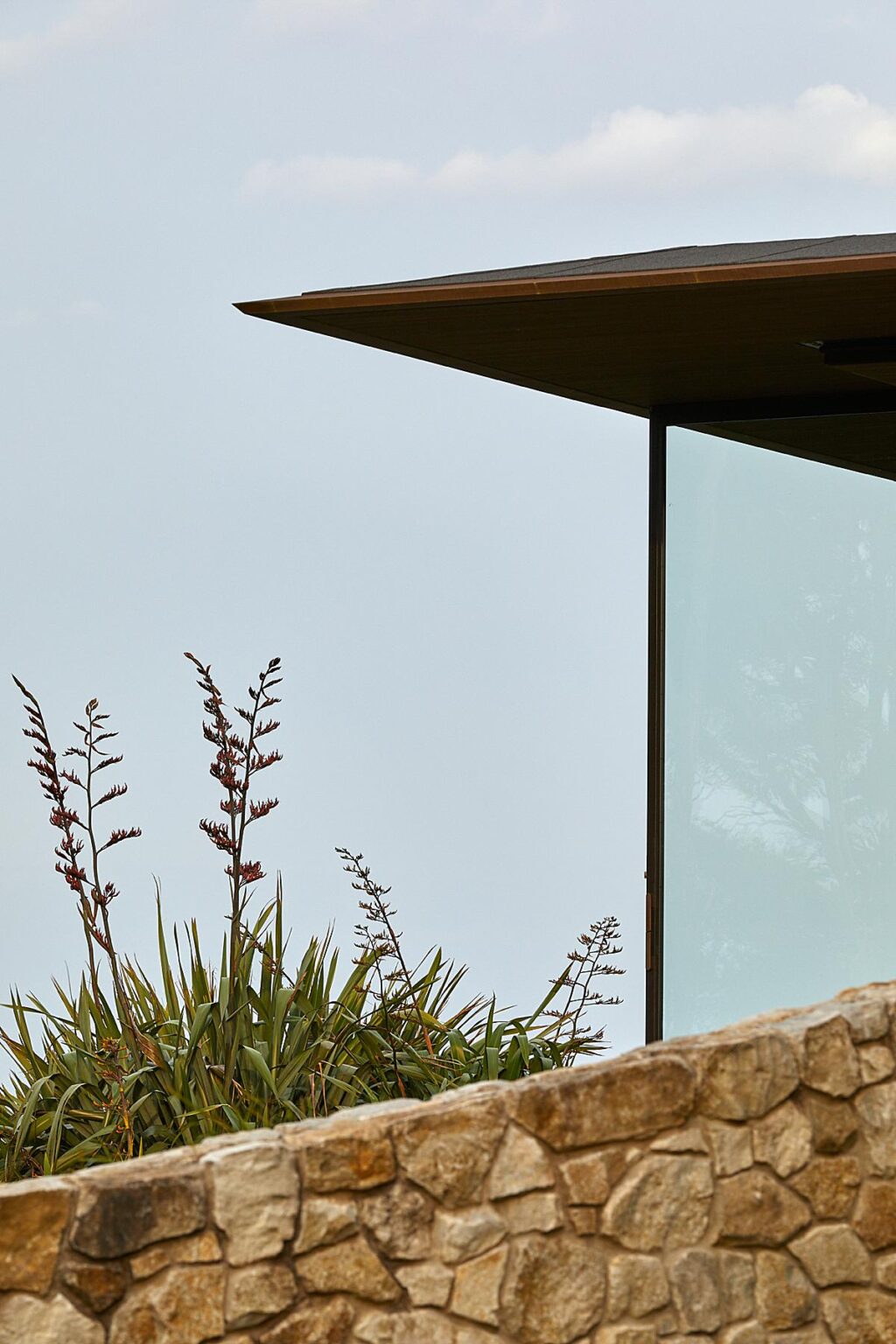 Photographer Sam Hartnett Brings Mood And Drama To A Project In Waiheke ...