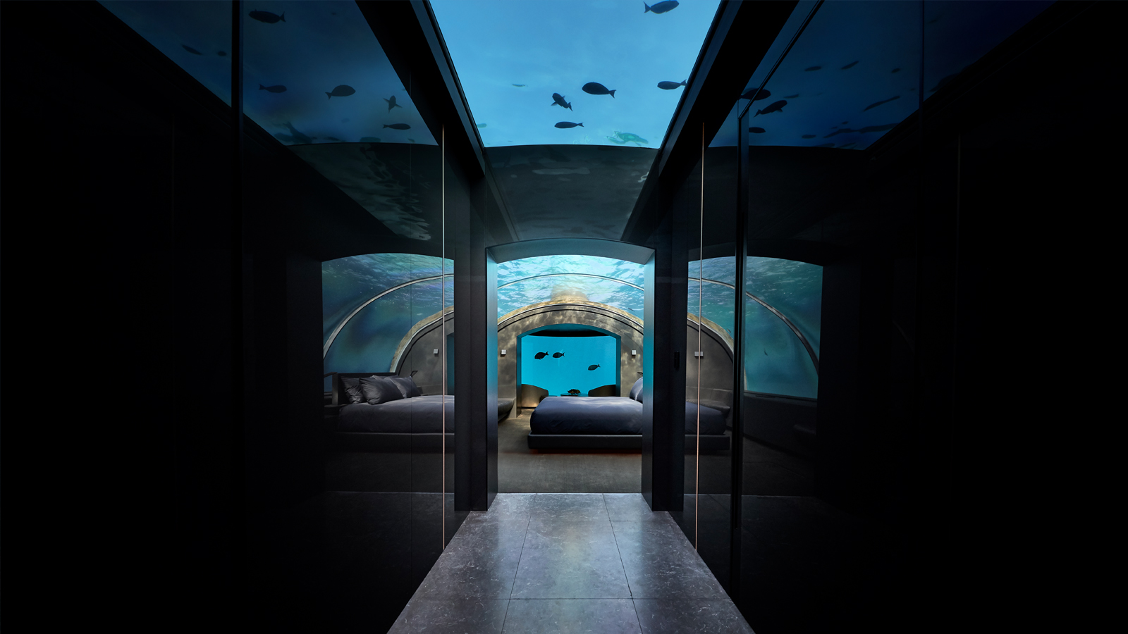 Justin Nicholas Photographs the World's First Underwater Villa ...
