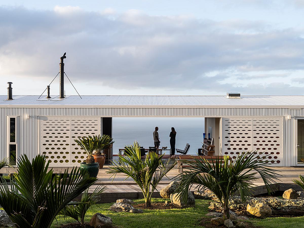 David Straight Captures What It's Like to be at Bret de Their's Radar ...