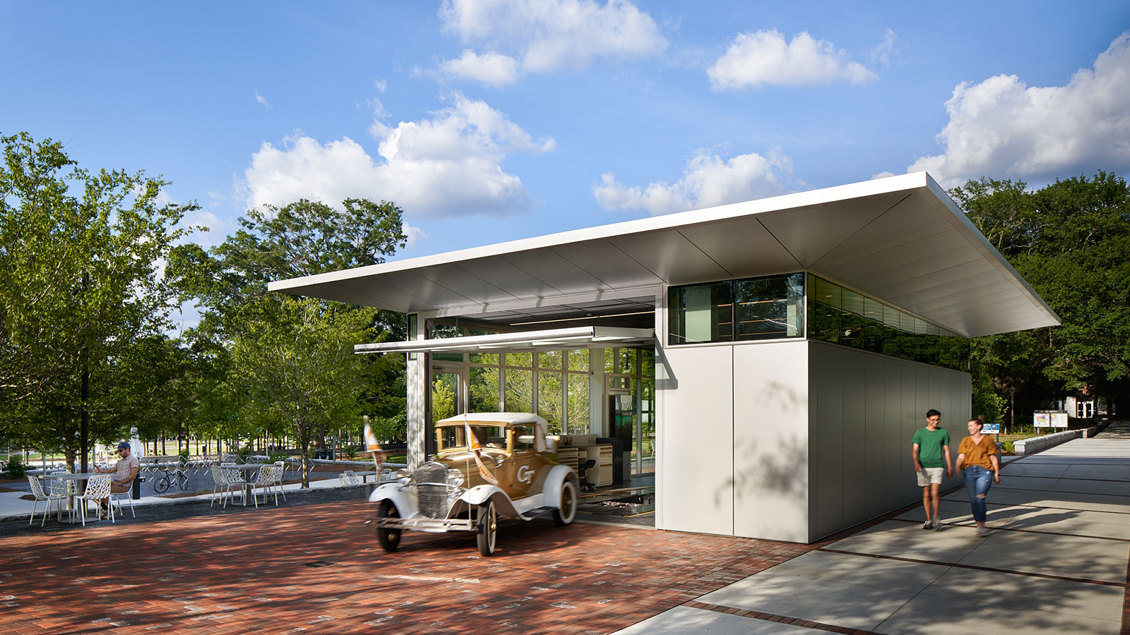 Garey Gomez Photographs Georgia Tech's Mascot "The Ramblin' Reck" and ...
